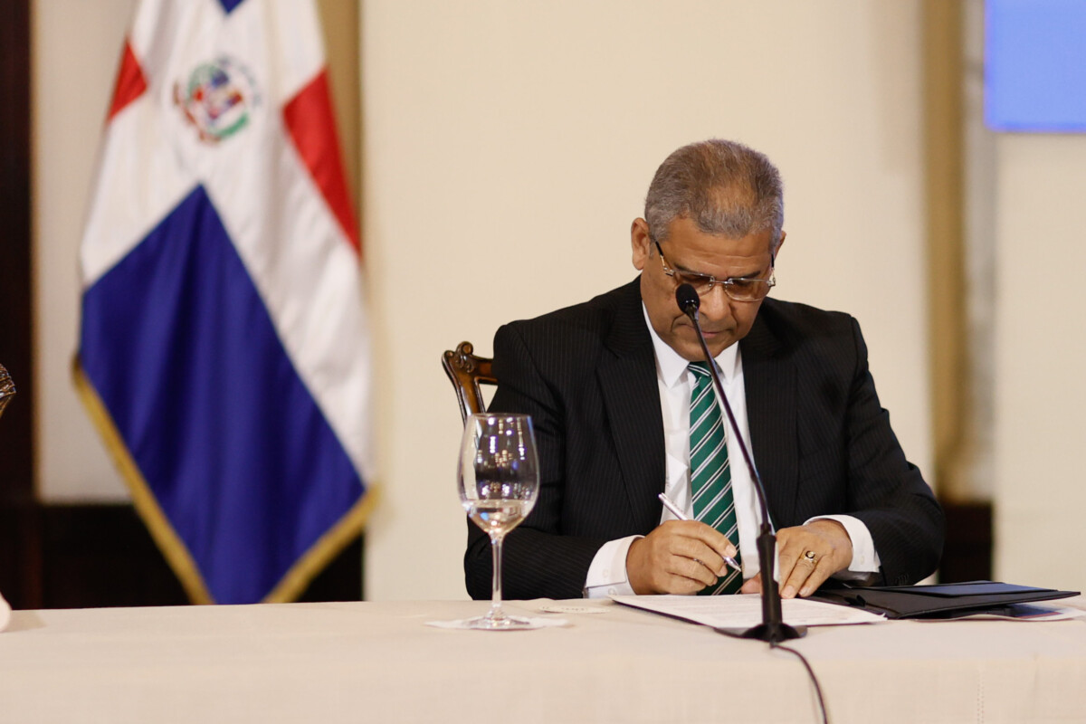 MAP, MEPyD y MINPRE firman acuerdo interinstitucional para aplicación ...